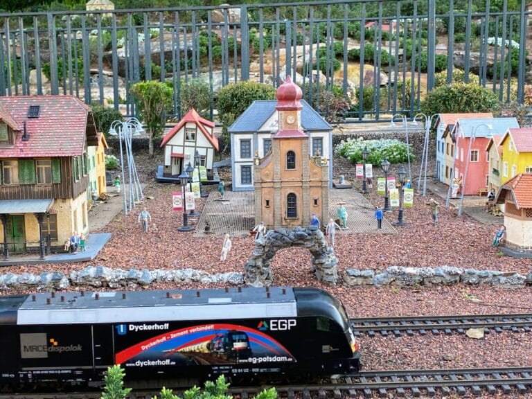 How to Do the Germany Pavilion at EPCOT Like a Pro | Drinking Around ...