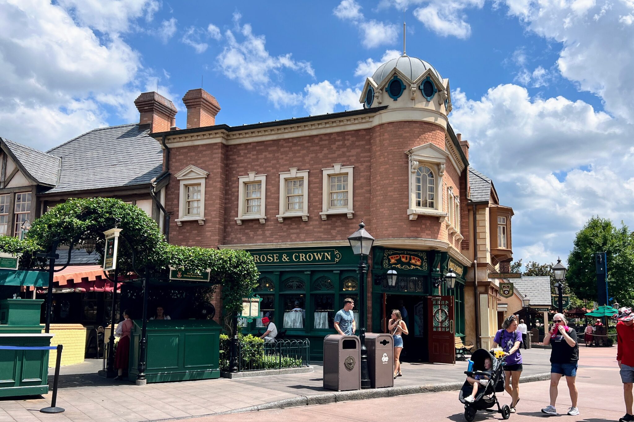 The 5 BEST Bars in EPCOT