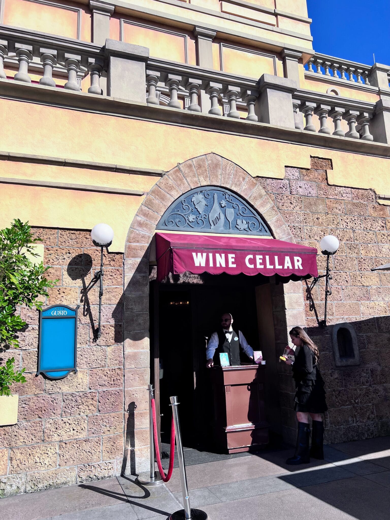 The 5 BEST Bars in EPCOT
