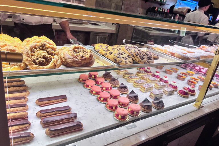 What to Eat, Sip, and Do in the France Pavilion at EPCOT