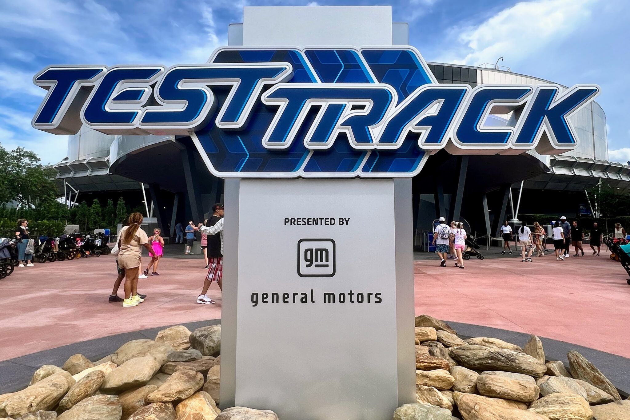 EPCOT Lightning Lane Strategy 2025: Best Rides, Tiers & Tips for Adults